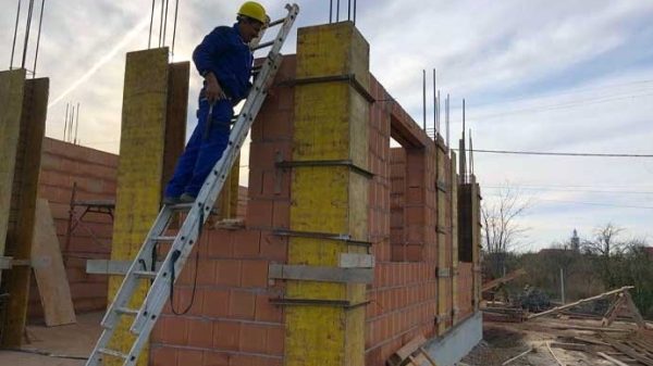 Constructii case - orice stil arhitectural, firma finisaje de lux sau ...